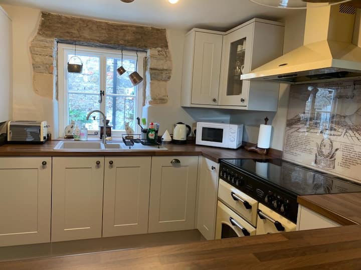 Gorgeous Listed Central 5* Cottage Abbey Views - Glastonbury