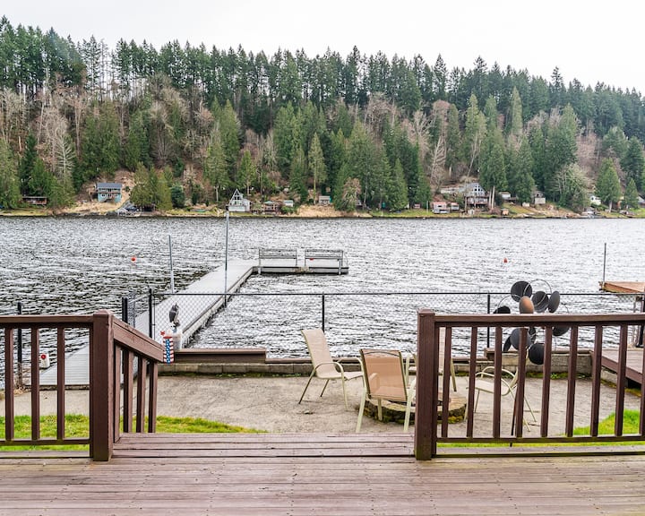 Awesome Waterfront Home W/ Dock! - Ohop Lake, WA