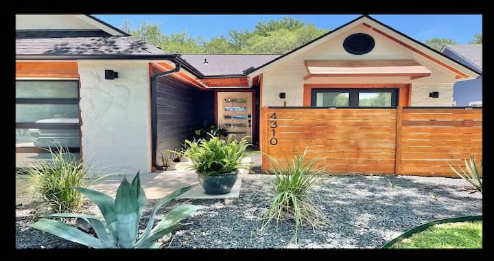 The Portland | Luxurious Atx Home | Peaceful Yard - Austin