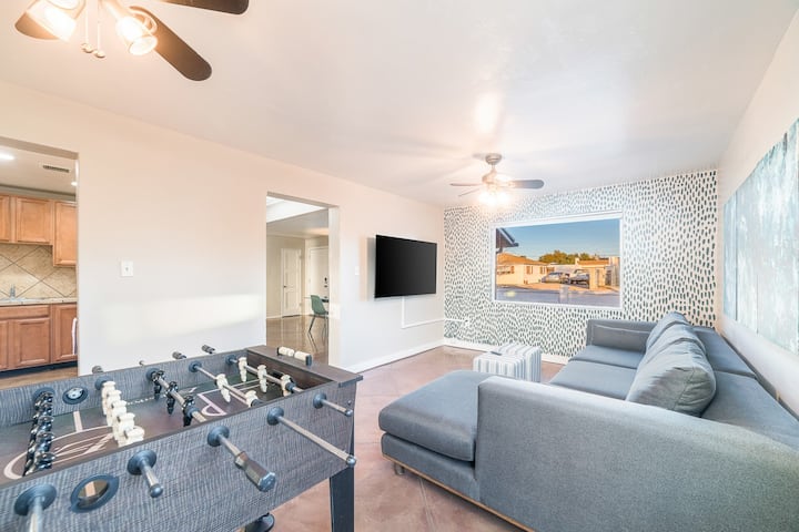 Spacious Retreat: Foosball, Firepit & Privacy Wow - Tucson, AZ