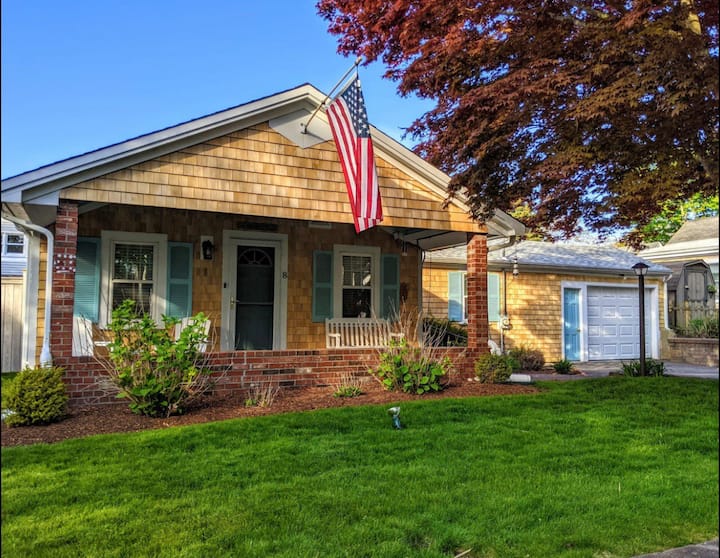 Charming 2 Bed Steps To Falmouth Heights Beach - Woods Hole, MA