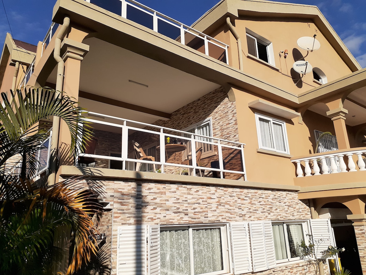 K.méléon Hotel - Flughafen Ivato - Bed & Breakfasts zur Miete in ...