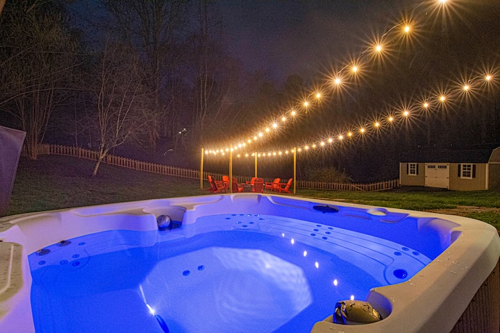 5br Asheville Cabin | Hot Tub · Sauna · Pets Ok - Asheville, NC