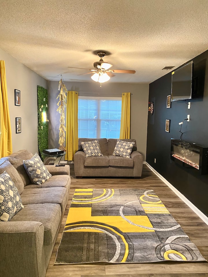 Cozy Southern Charm 3br/1.5 B Home - Savannah, GA