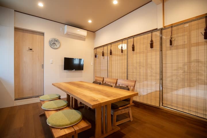 【竹里館】贅沢な和モダン一軒家|岸里駅徒歩7分|難波、心斎橋、梅田へ直通|関西空港50分 - Osaka