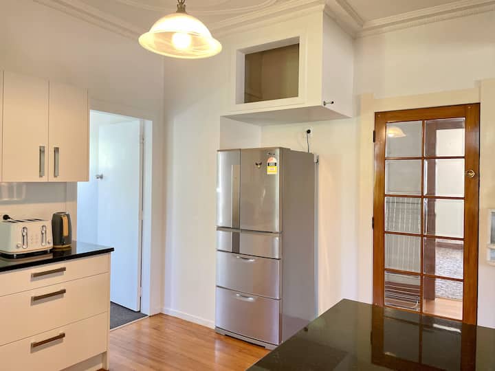 Spacious Retreat Near Ferry & Mall - Wellington, Nueva Zelanda