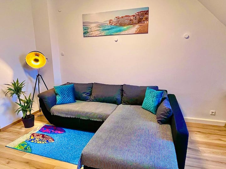 Up To 5 People | Parking | Workplace - Solingen
