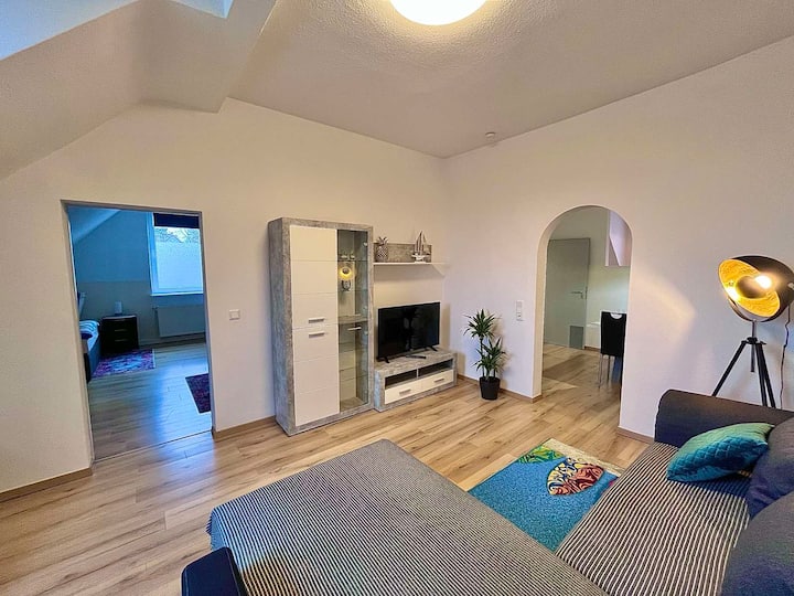 Up To 5 People | Parking | Workplace - Solingen