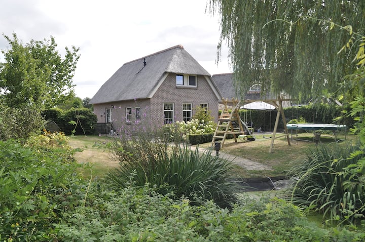 Martensplek Met Sauna 2-10 Pers + 2 Peuters - Hoogeveen