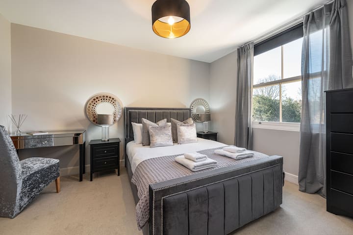 New Modern Spacious Boutique Pad. - Surbiton