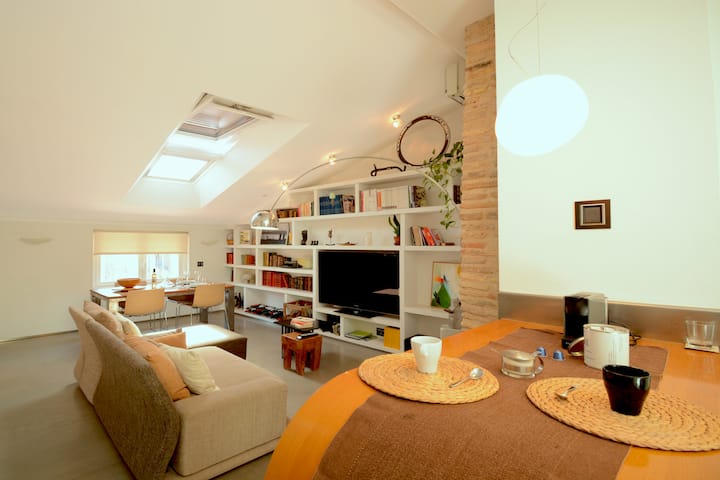 Loira Heroismo: Modern Penthouse - Zaragoza, España