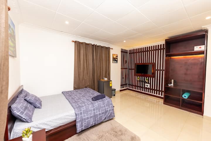 East Legon Exec. En-suite W/ Free Wi-fi - Ghana
