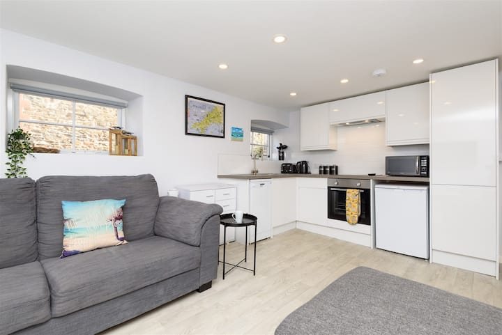 Quayside Haven - Modern Town Centre Apartment - Looe