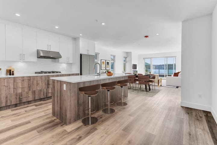 Views, 3 Bed /3 Bath, Gibsons - Gibsons