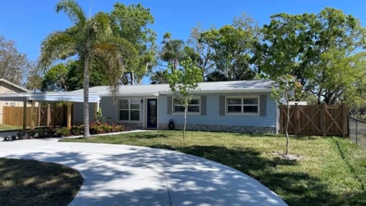 Private Pool | Sun Loungers | Bbq | Hottub | Patio - メルボルン, FL