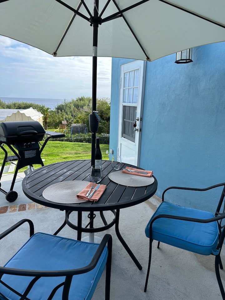 Cute Studio W Patio & South Shore Views - Bermuda