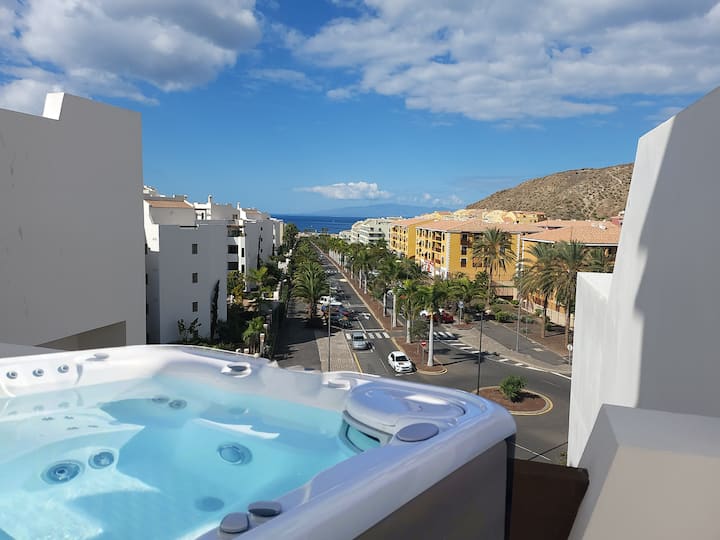 Penthouse With Jacuzzi & Ocean/pool Views - Arona