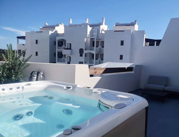Penthouse With Jacuzzi & Ocean/pool Views - Tenerife