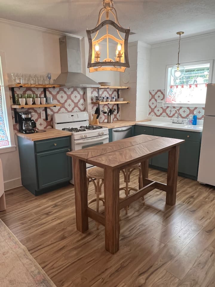 Newly Renovated Little Bungalow! - Augusta, GA