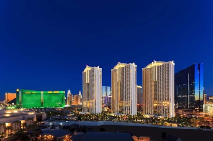Mgm Signature, Centrally Located & Strip Views - Las Vegas, NV