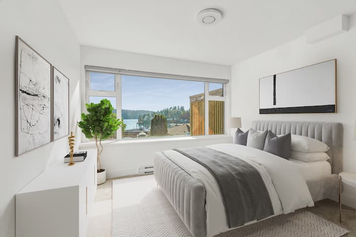 Location, Views, 3 Bed/3 Bath! - Gibsons