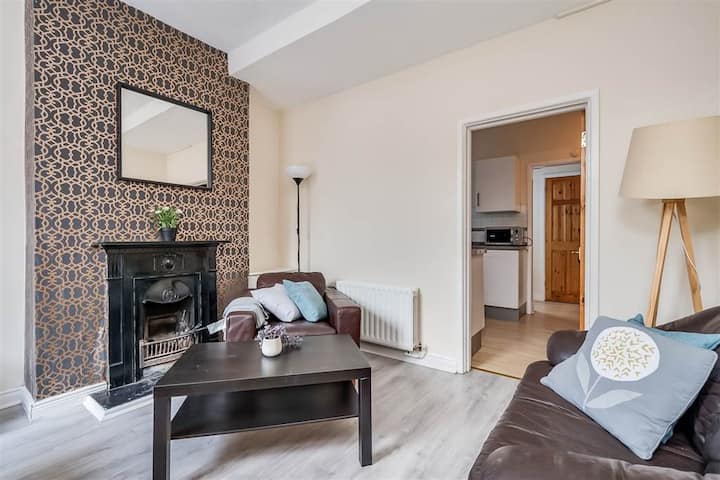 2 Bed House South Belfast, 7 Minutes City Centre. - George Best Belfast City Airport (BHD)