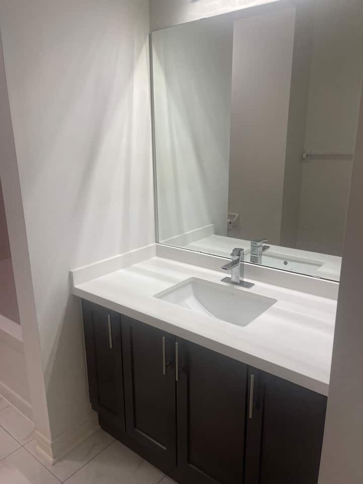 Beautiful And Spacious Room - Bradford