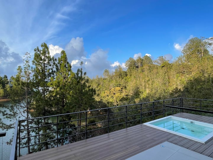 Aqua Guatapé - Lakeside Luxury Villa - Guatape