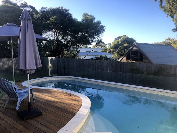 Deluxe Scandi 70's Modern Villa - Ocean Grove