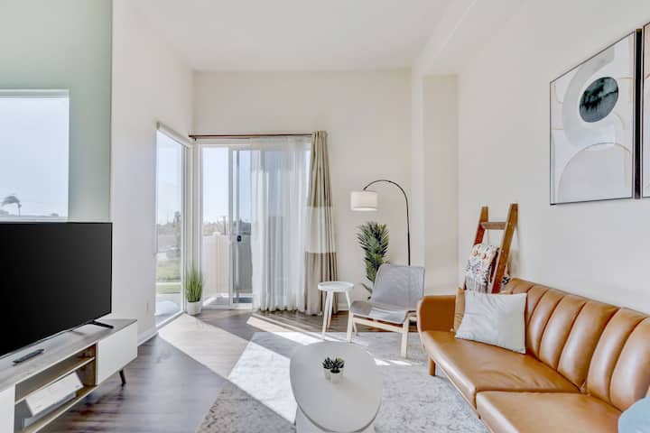 Modern Comfy 2b2b | Close To Downtown | Fast Wi-fi - Chula Vista, CA