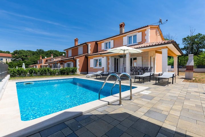 Villa Lotus 13k With Private Pool And Jacuzzi - 풀라