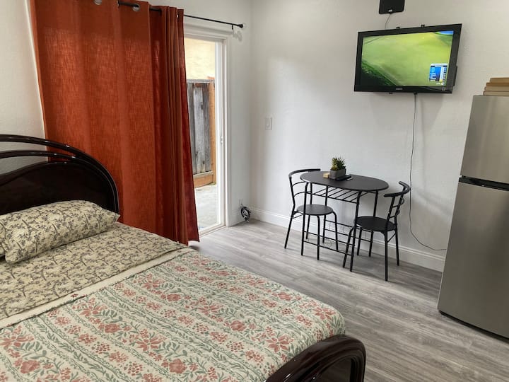 Private Studio W/ Own Bath&kitchen @ @Evergreen-sj - Grant Lake, San Jose