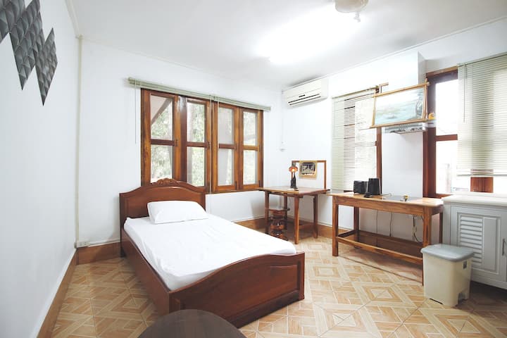 Vientiane Apartment Vacation Rentals - Vientiane Prefecture, Laos | Airbnb