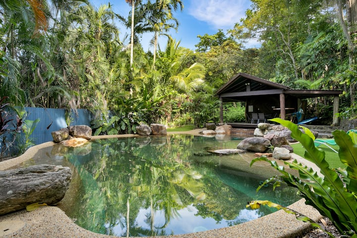 Granadilla Oasis -  4 Bedroom Tropical Villa Home. - Cairns