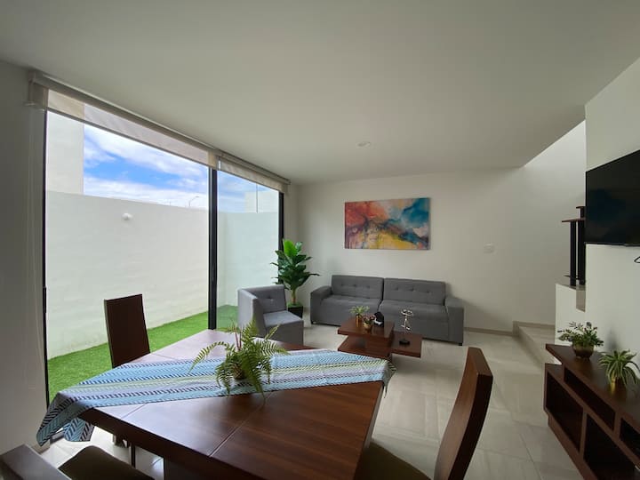 Zona Industrial 4 Beds 3 Baths Gated 24/7 Security - San Luis Potosí