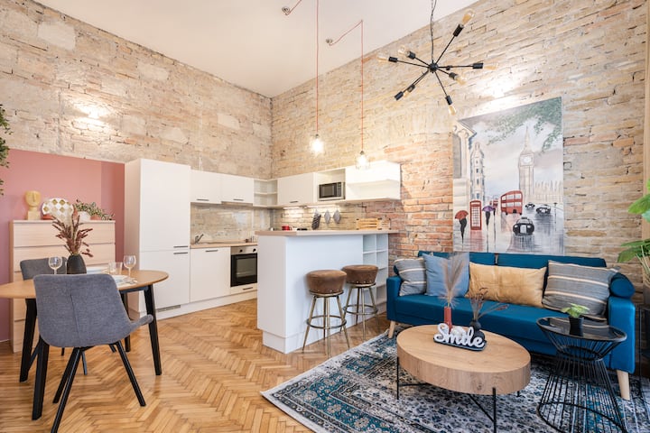 Comfy Downtown Hideaway With Urban Touch - Budapest