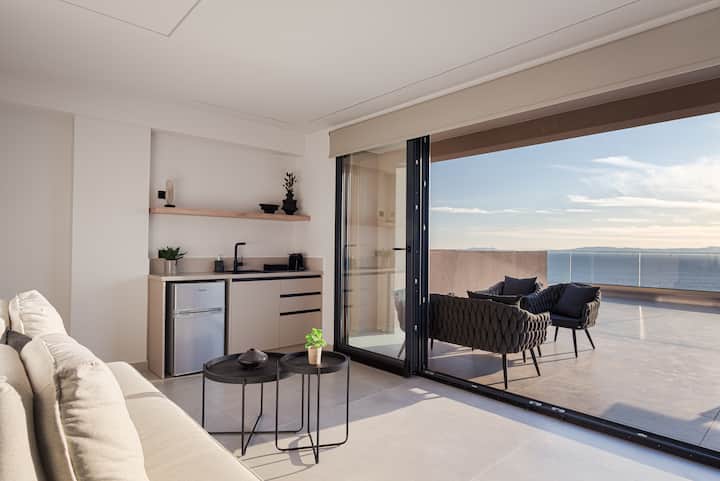 Deluxe Suites By Saronida Hills - Milos