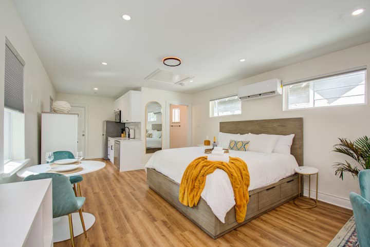 Downtown Houston House Vacation Rentals - Houston, TX | Airbnb