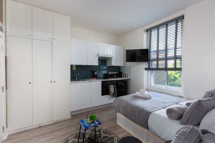 Modern & Cozy Studio, 15mins Walk To Notting Hill! - Earl's Court