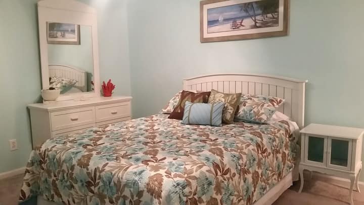 Surfside! Large 3 Bdrm W/ Pool - Murrells Inlet Beach