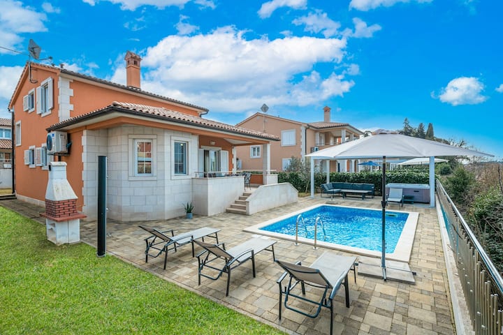 Villa Lotus 13d With Private Pool And Jacuzzi - Pula