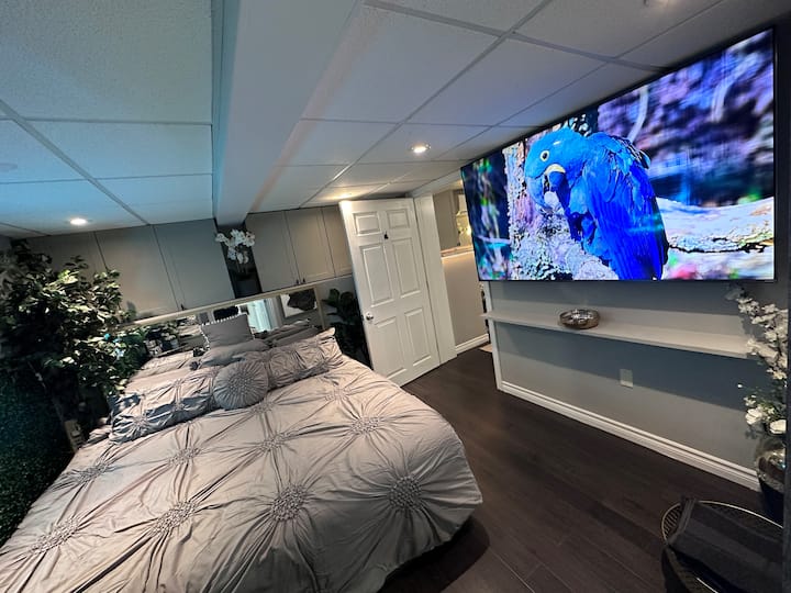 The Gold Suite - Halifax