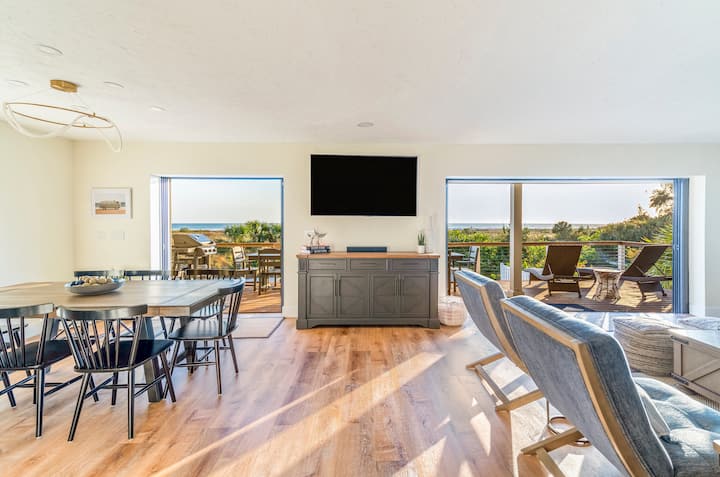 Unobstructed Siesta Beach, Gulf Views & Walkable. - Siesta Key, FL