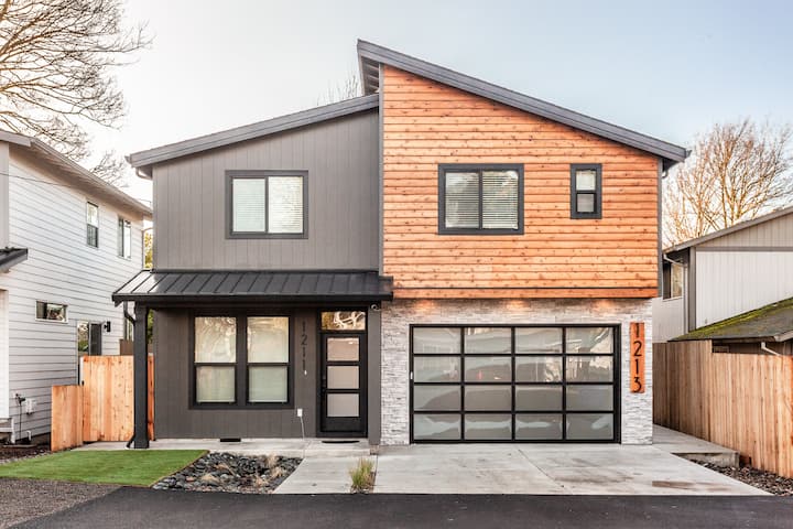 Cozy Central 2bd Work/play Modern Home - Vancouver, WA