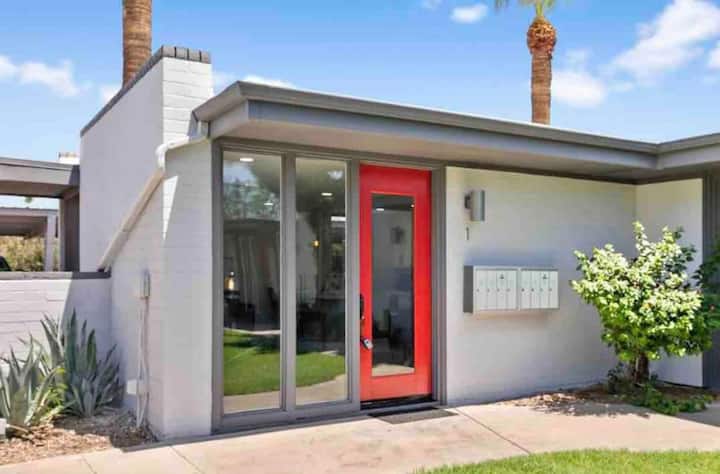 Stylish 2 Bedroom Condo - Phoenix Zoo, Phoenix