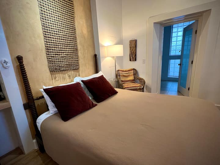 Bandolero Suite - Marfa, TX