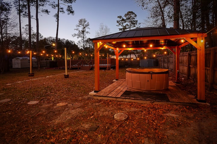 Orange Blossom Retreat | Pool, Hot Tub, And Game's - Gainesville, FL