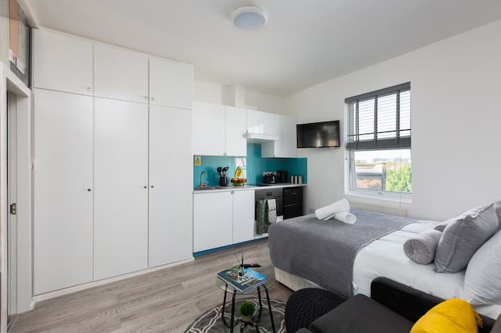 Cosy Central Studio Apartment Zone 2 - Kilburn - London