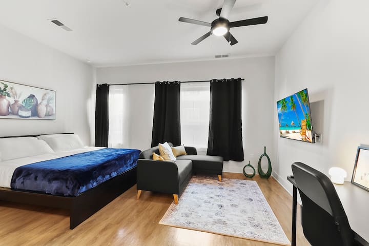 Amazing Studio | Near Raymond James | Pool & Gym - Tampa, FL