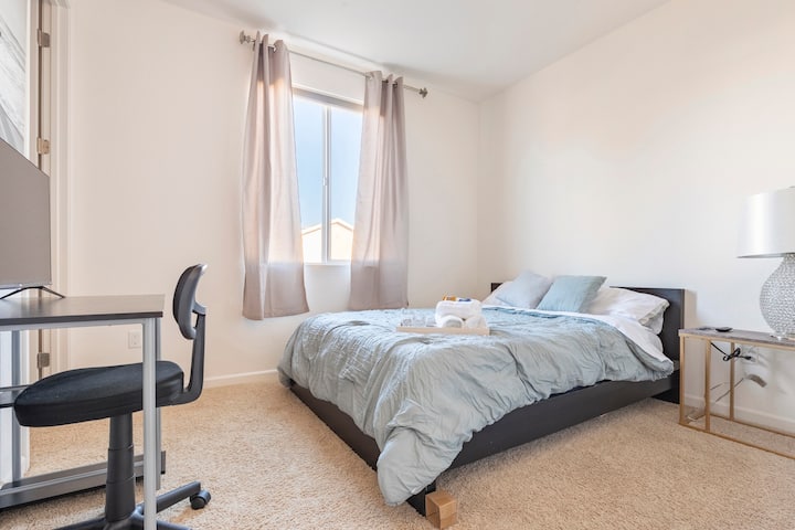 The Pier Room 4 Mins From I-5, Frank Raines - Patterson, CA